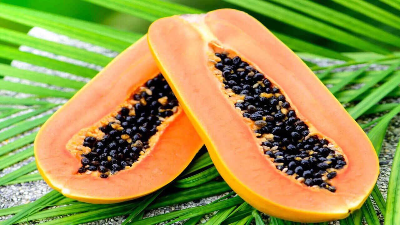 Papaya Offers Powerful Benefits But Certain People Should Avoid It ...