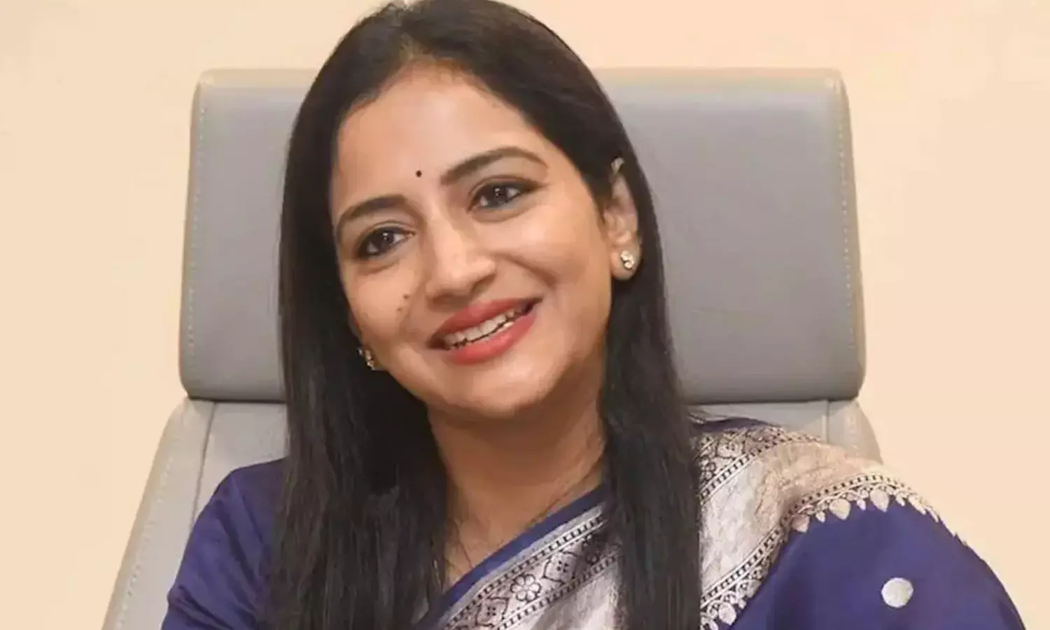Preethi Reddy Visit to Telangana BJP Office Triggers Political Buzz ...